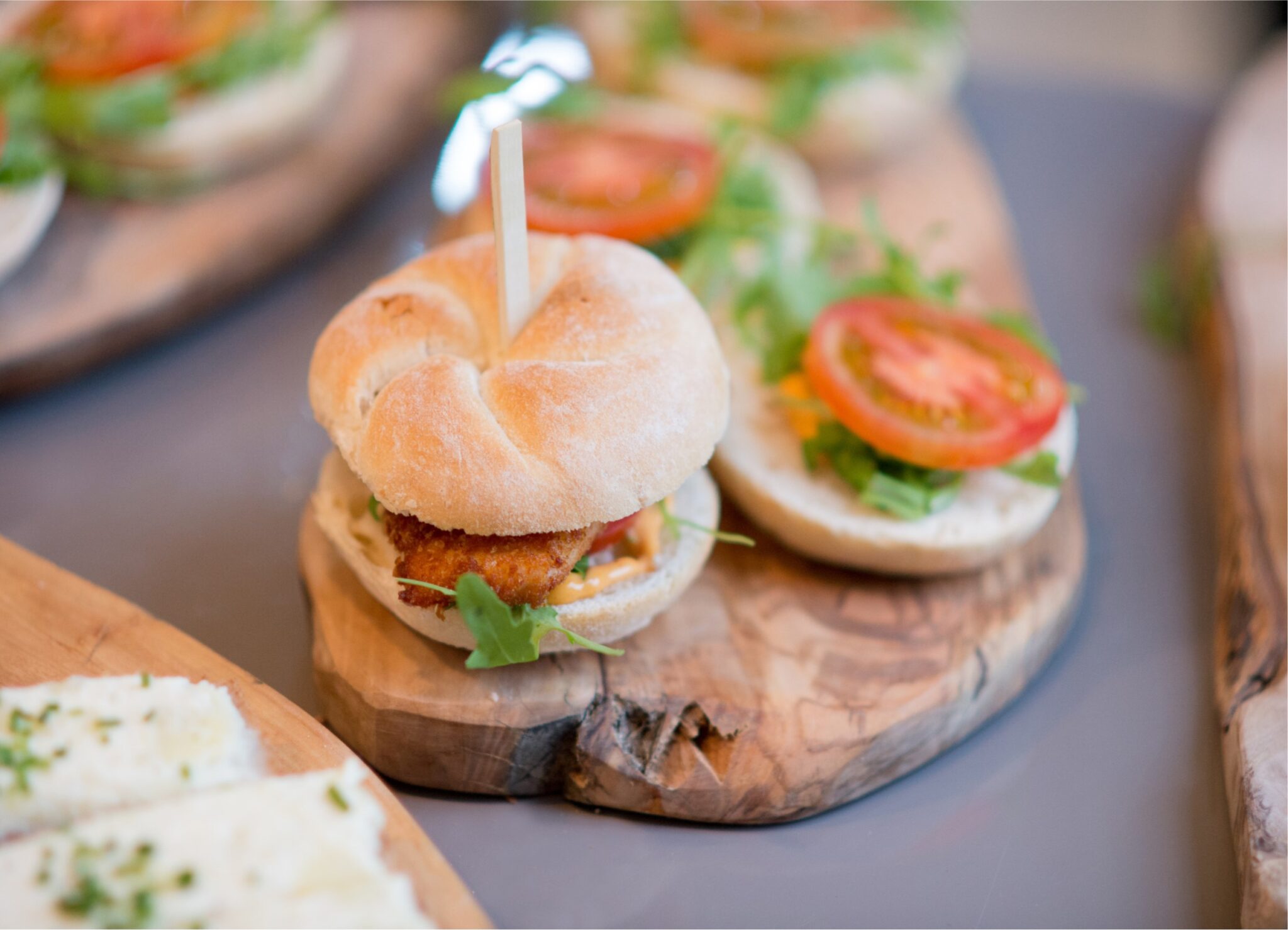 Mini Schnitzelsemmel vom Huhn – Partybrezel